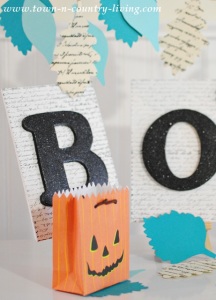 DIY Boo Sign for Halloween - Town & Country Living