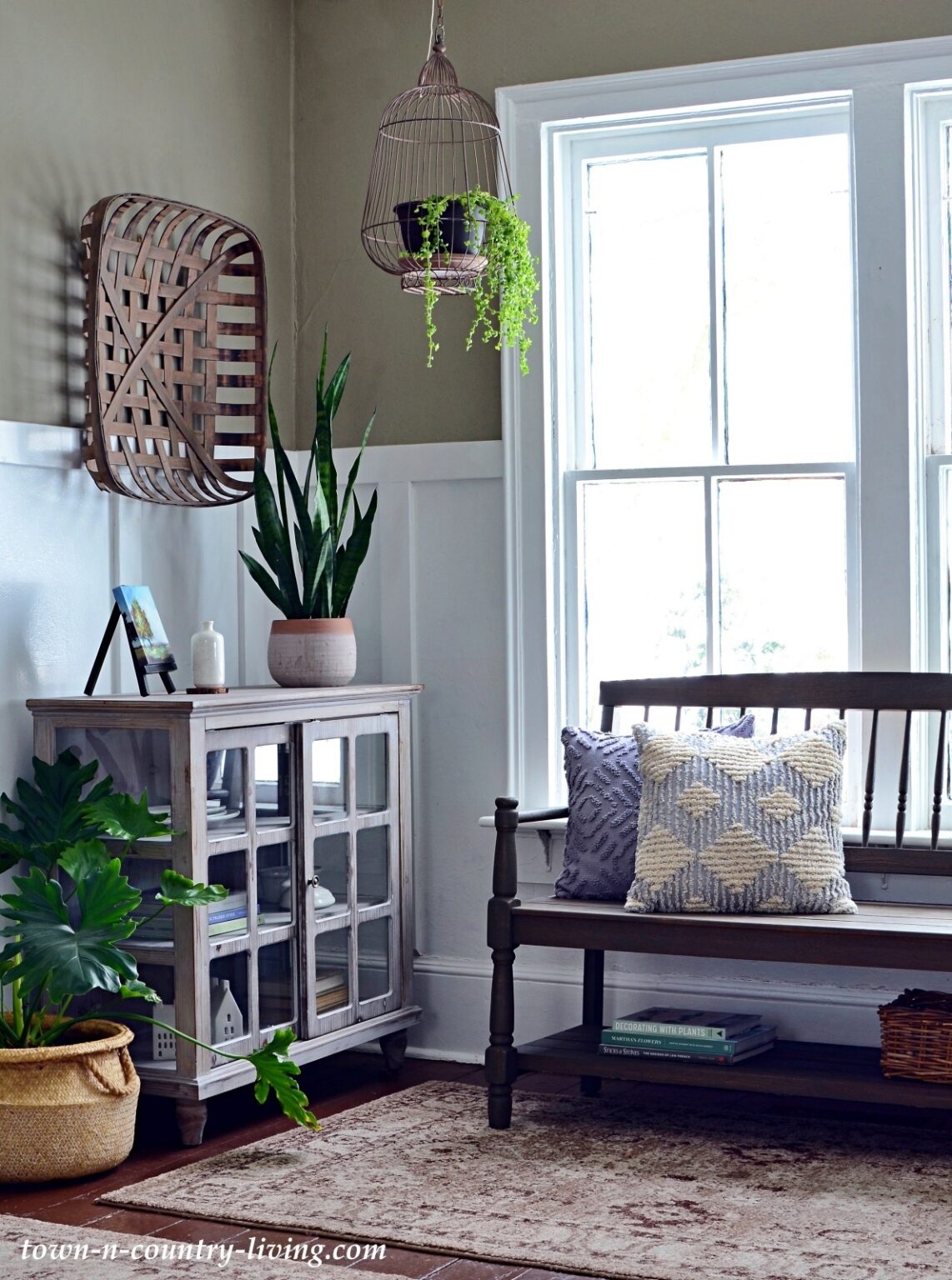 How to Create a Cozy Entryway - Town & Country Living