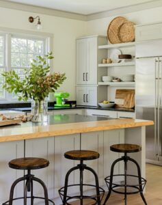 Boston Farmhouse Kitchen Pairs Charm with Convenience - Town & Country ...