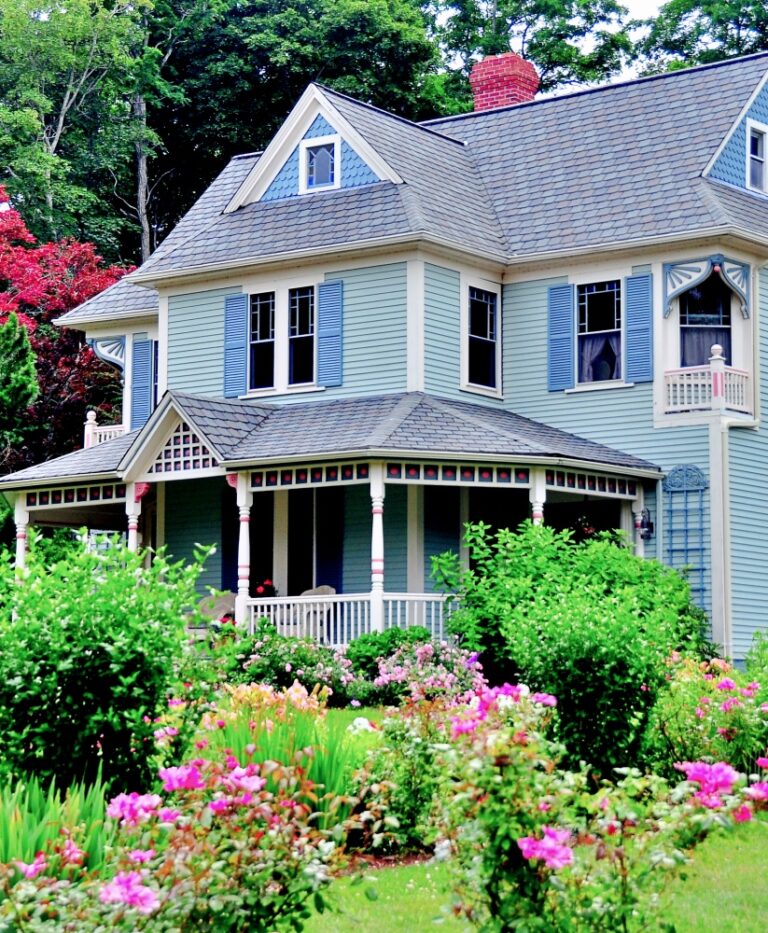 Explore the Timeless Charm of a Victorian Porch: 14 Examples