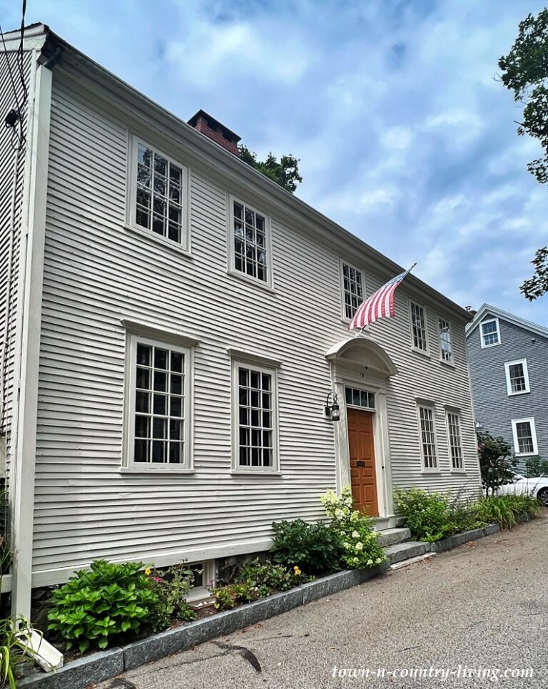 Exploring the Charms of Portsmouth, New Hampshire: A Coastal Delight!