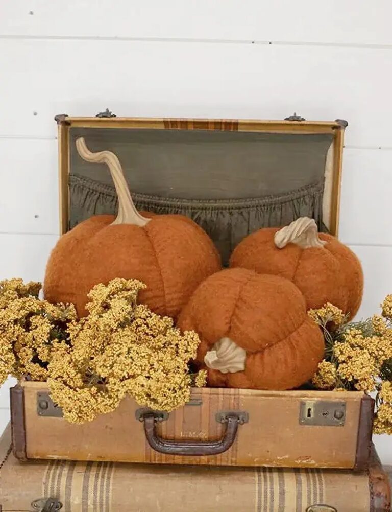 Get Ready for Autumn and Transform Your Space with Cozy Fall Decorating ...