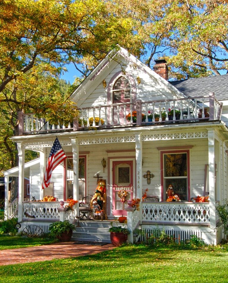 Embrace Autumn’s Arrival with a Charming Fall Porch Makeover
