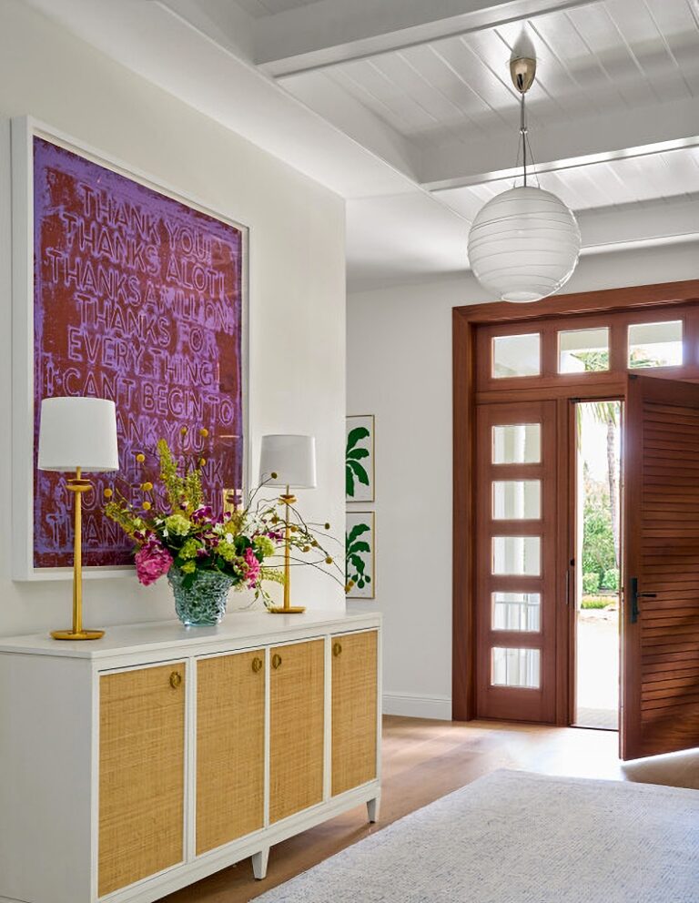 A Stunning Waterfront Home in Florida Offers Luxury Living