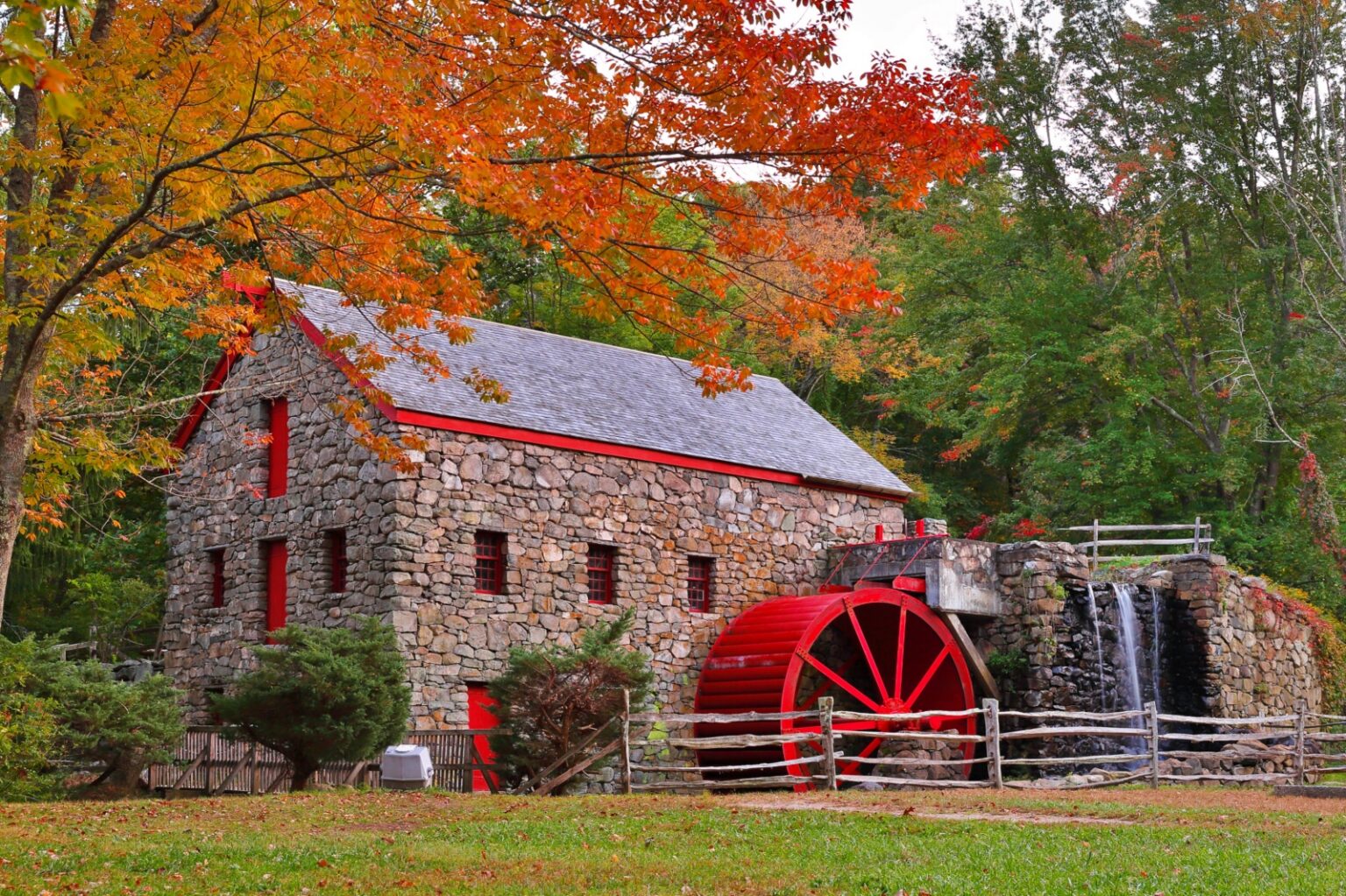 When You Can’t Wait For Fall: Awesome Houses in Autumn - Town & Country ...