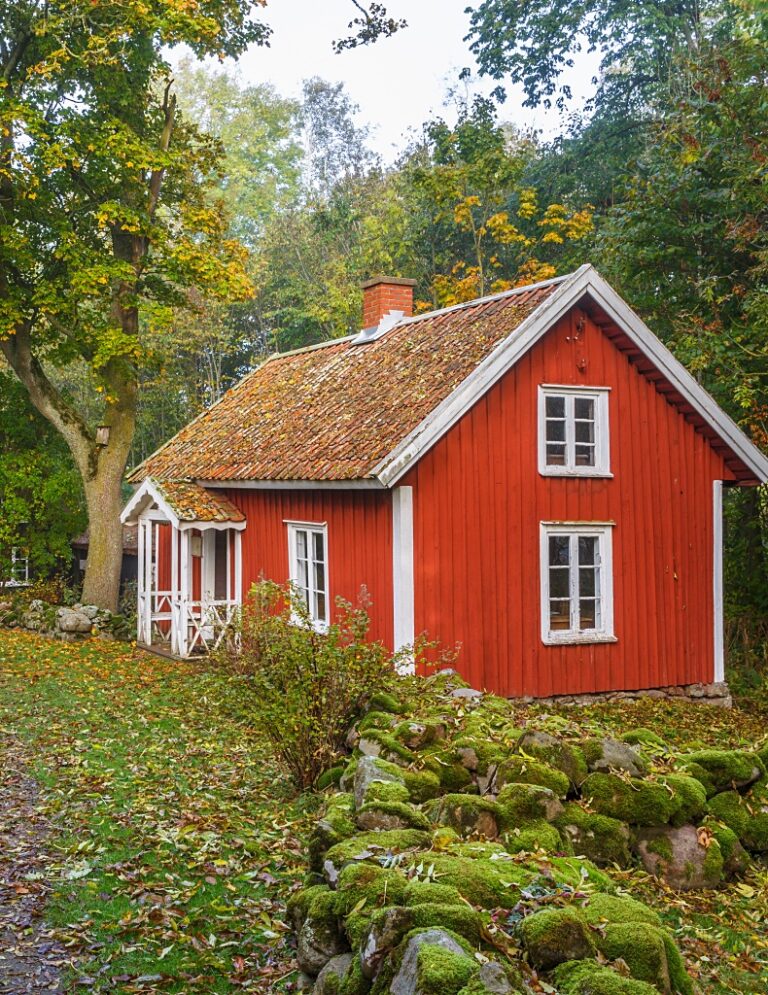 Fantastic Fall Cottage Collection: Embrace the Colors of Autumn - Town ...