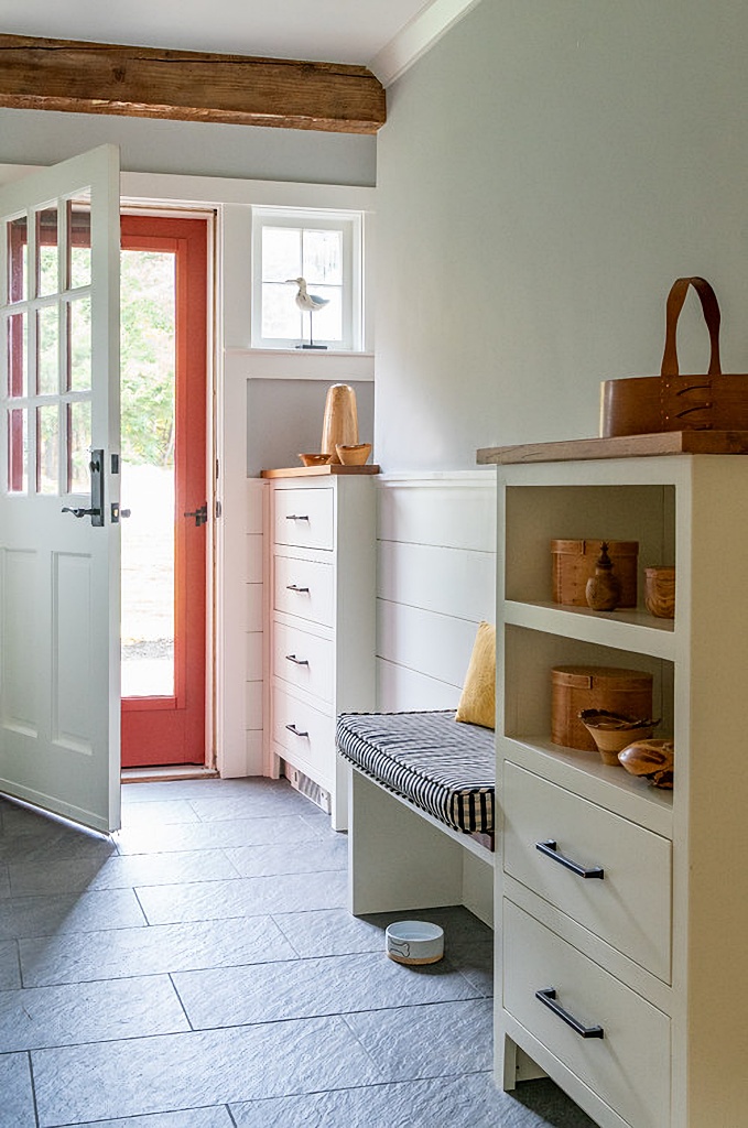 Fall in Love with a Welcoming Massachusetts Home: Timeless Charm